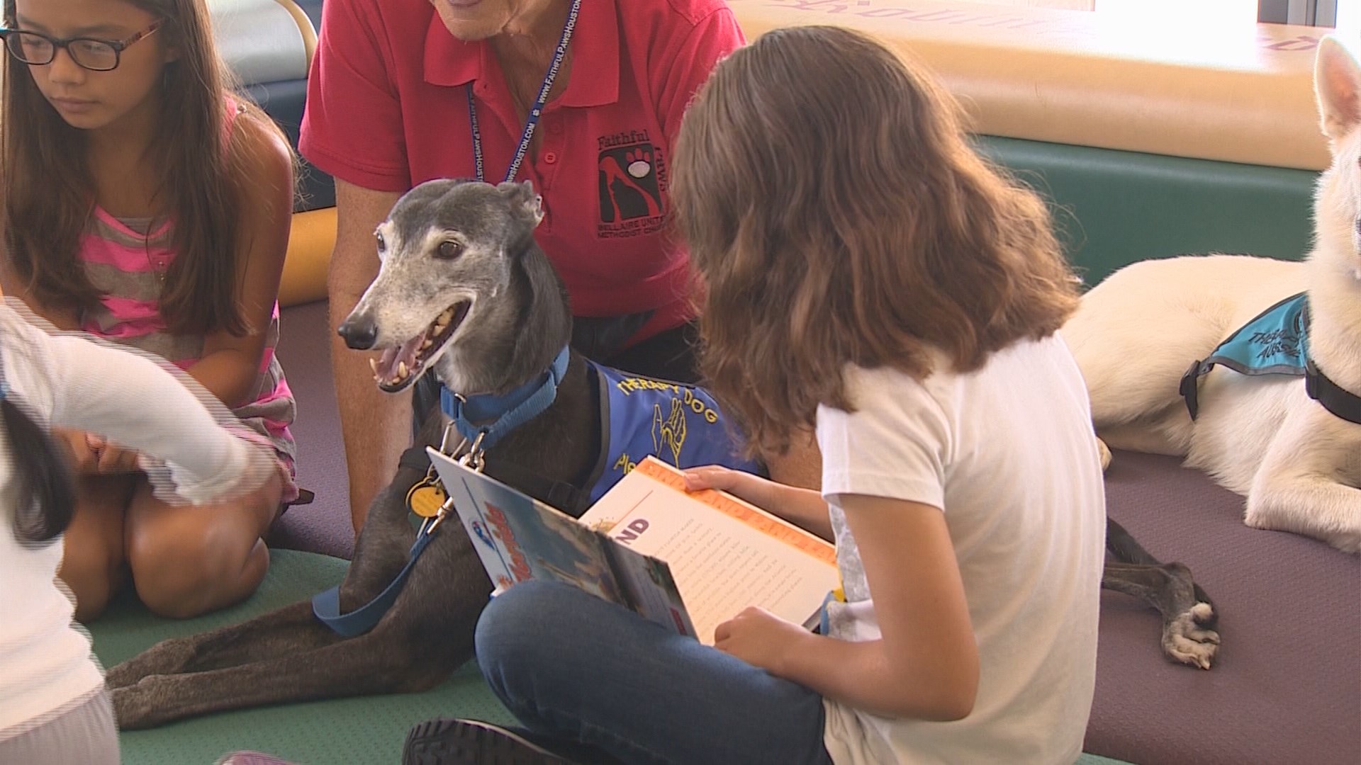 'Doggy reading time' helps with kids' reading skills, confidence | khou.com