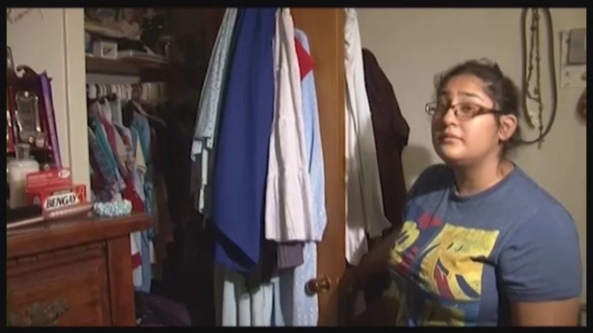 Armed home invader forces mother, daughter in closet | khou.com