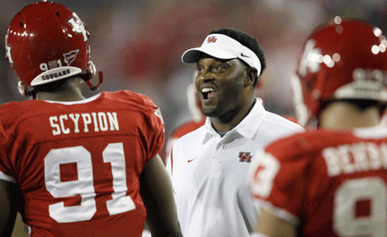 UH coach Sumlin semifinalist for coaching award | khou.com