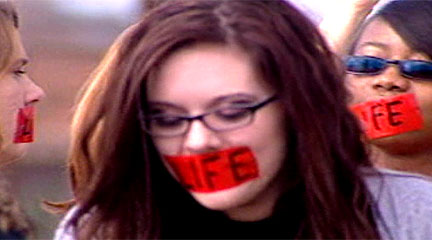 Pro-life activists protest new Planned Parenthood clinic | khou.com