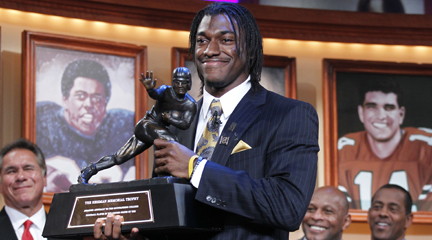 RG3 brings Heisman Trophy home, honored at Baylor | khou.com
