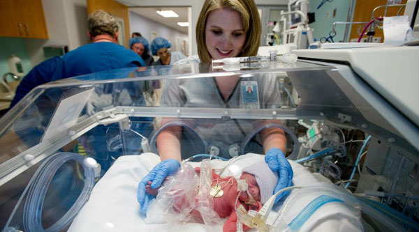 Pearland couple introduces their sextuplets to the world | khou.com