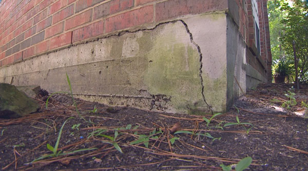 Residents say their Woodlands' homes built on fault lines are falling ...