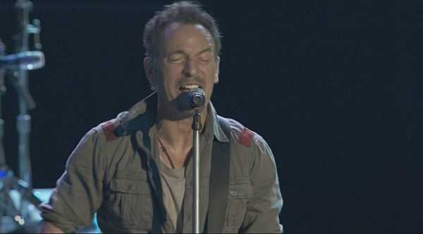 Bruce Springsteen concert draws record crowd in The Woodlands | khou.com