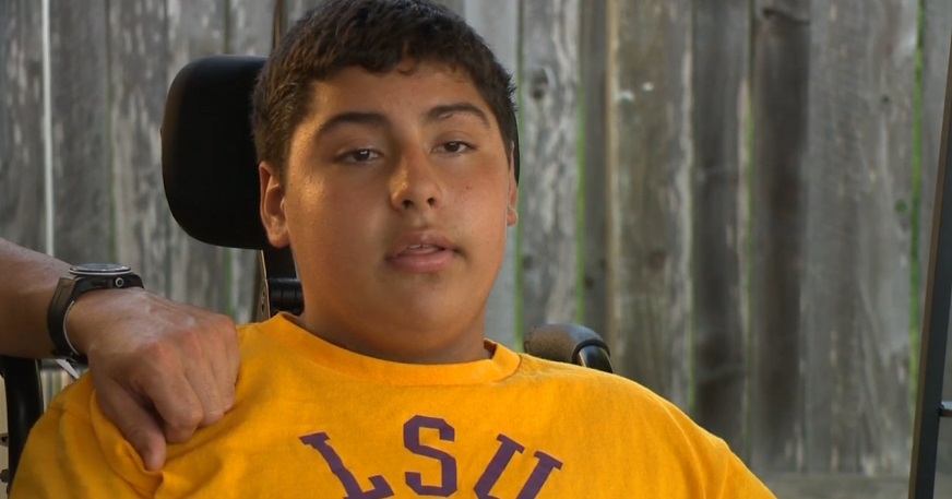 Paralyzed Texas teen welcomed home after diving accident | khou.com