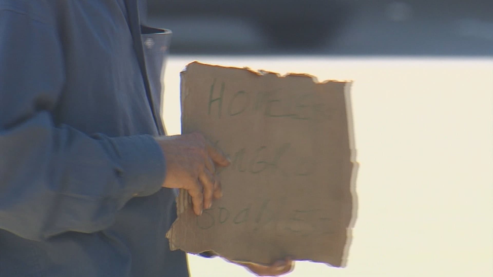 Aggressive panhandlers harassing residents in northwest Houston | khou.com