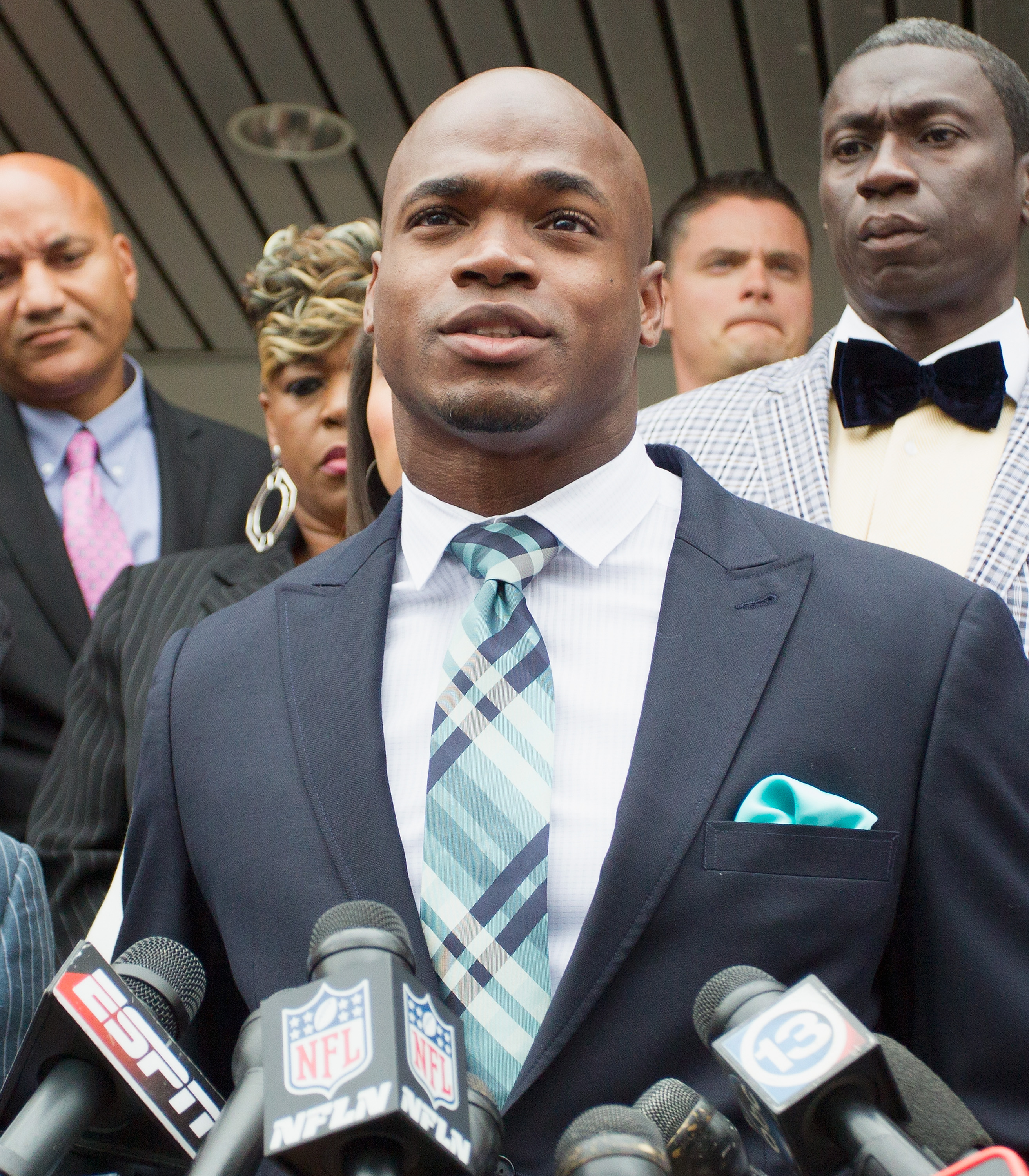 More fallout over the ending of Adrian Peterson's probation | 11alive.com