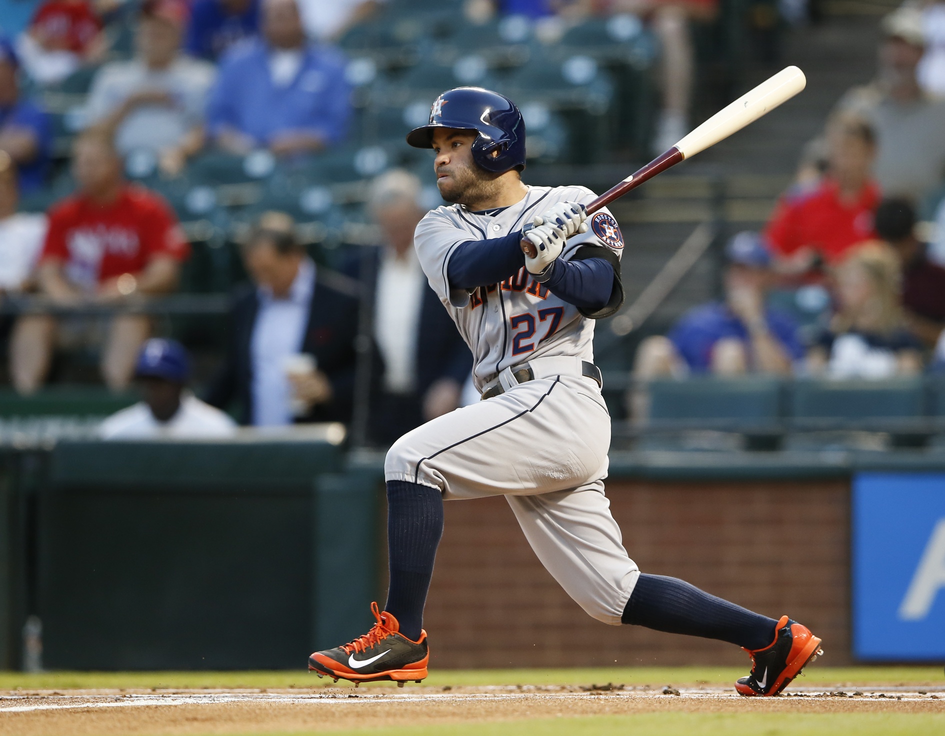 Jose Altuve shines in MLB's Japan exhibitions | khou.com