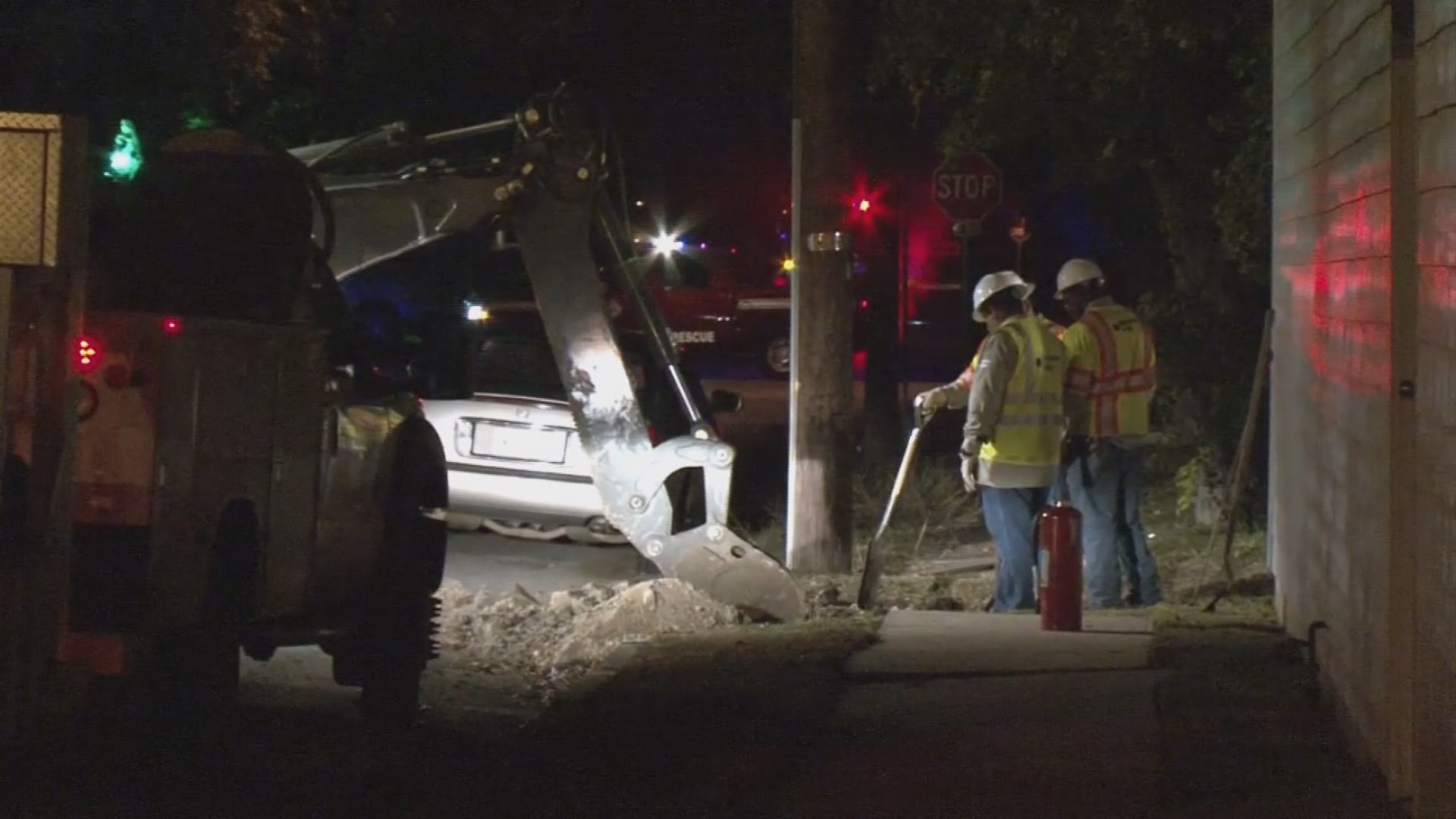 CenterPoint working to repair 2 gas leaks in Rosenberg | khou.com
