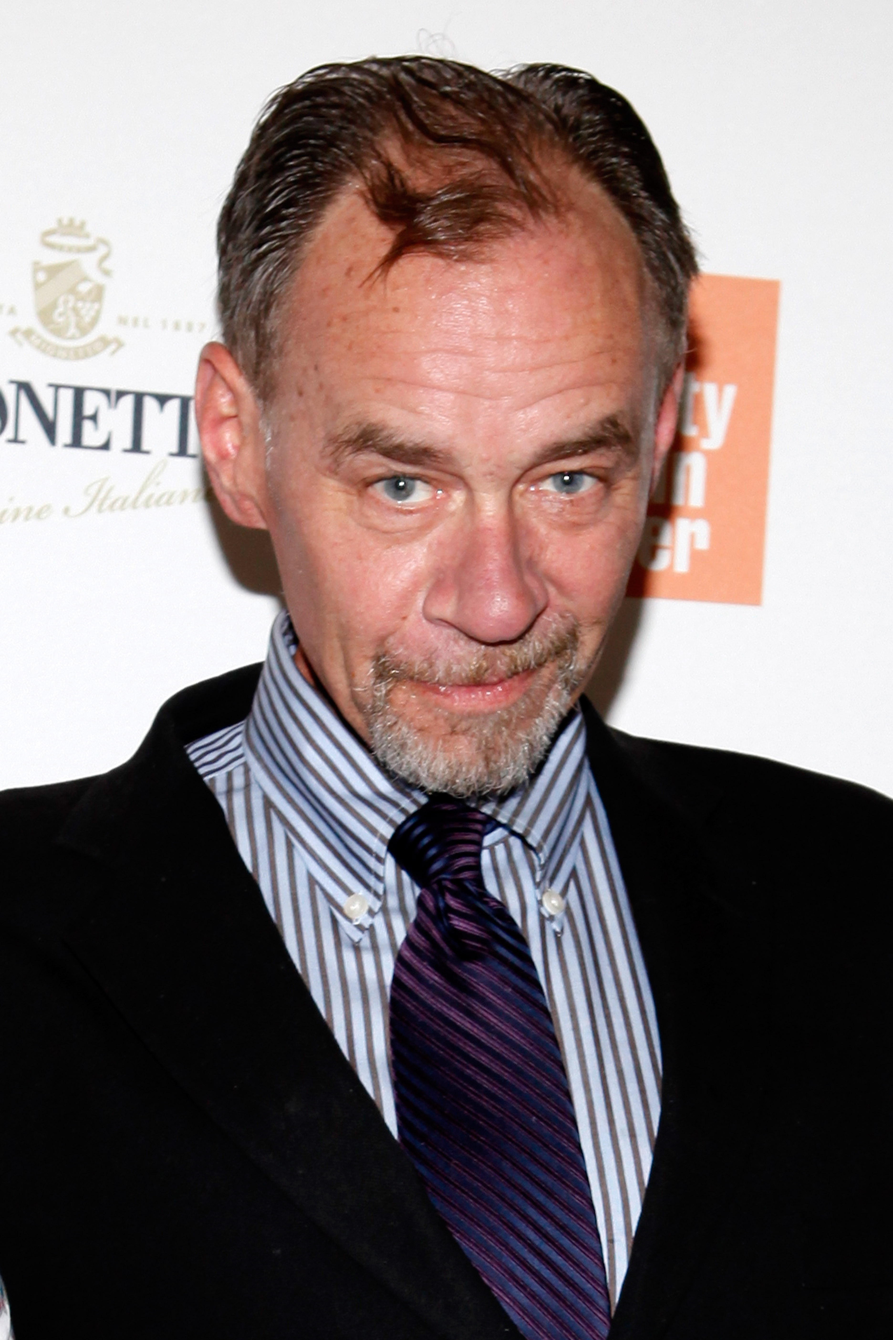 Autopsy shows New York Times writer Carr died of lung cancer | khou.com