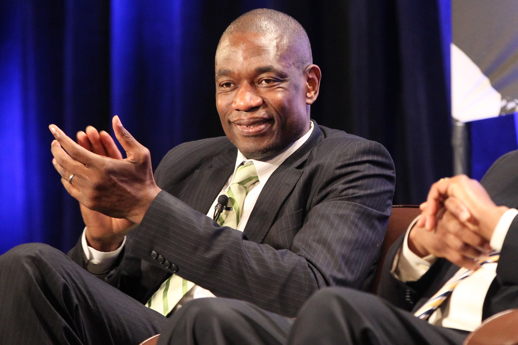 Ex-Rockets Fitch, Mutombo Hall of Fame finalists | khou.com