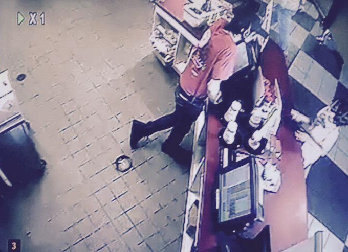 Acts of kindness bring strangers together over ice cream | khou.com