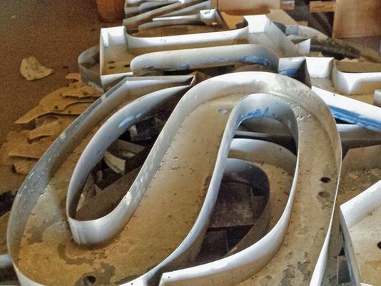 Texas Stadium relics preserved for new life... someday | khou.com