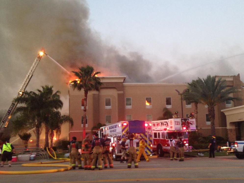 Seabrook hotel fire affects people living nearby | khou.com