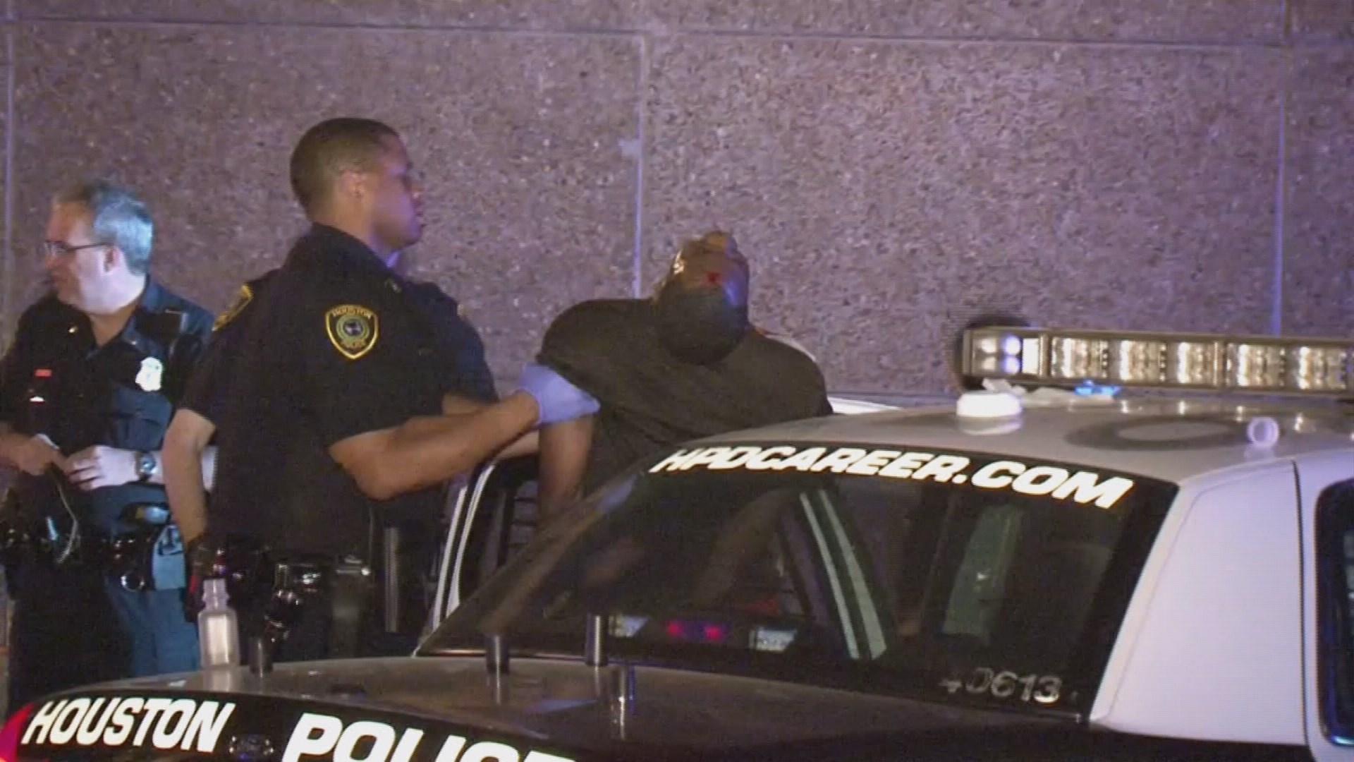 Chase suspect trashes Mercedes in crash near UH | khou.com