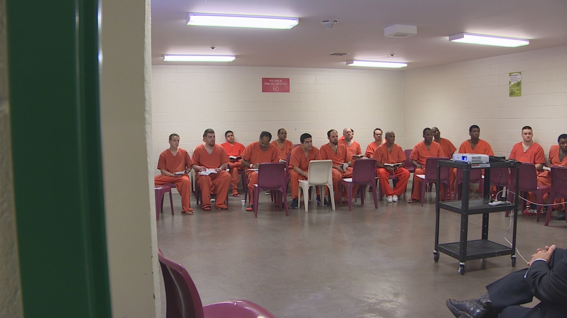 Jail ministry run by former Houston Oiler under investigation | khou.com