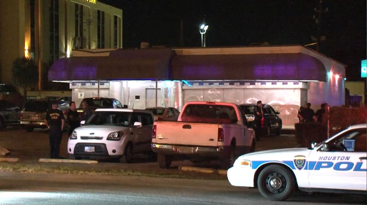 One dead, one injured after shooting outside of strip club | khou.com