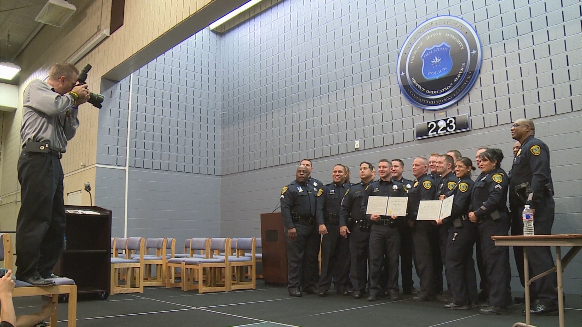 HPD officers recognized for going 'above and beyond' | khou.com