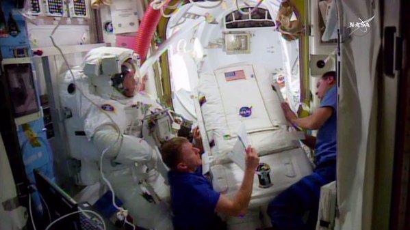 NASA astronauts complete spacewalk outside space station | khou.com