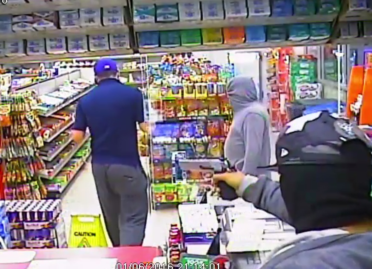 Sugar Land PD releases video of food store robbery | khou.com
