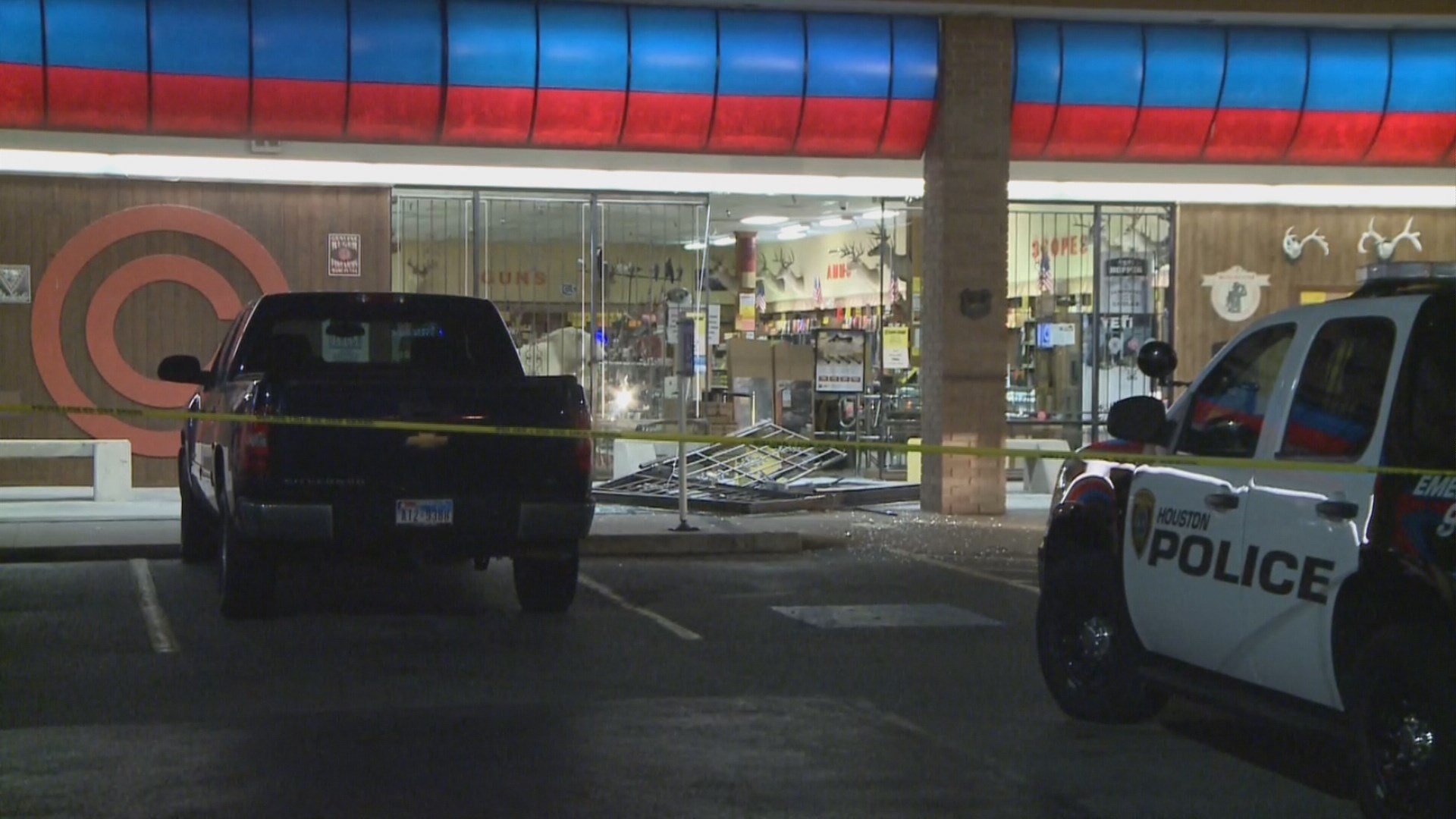 HPD: Guns stolen in smash and grab at Carter's Country | khou.com