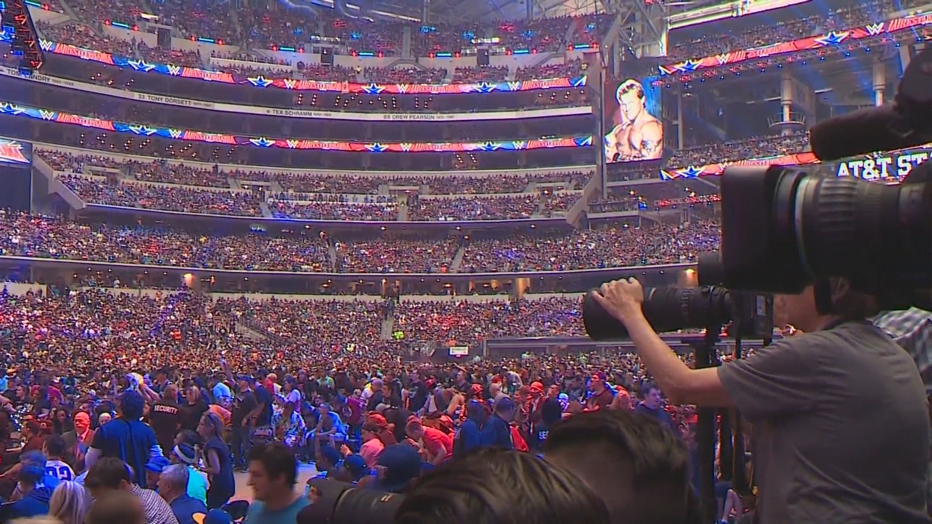 Record crowds flood AT&T Stadium for Wrestlemania | khou.com