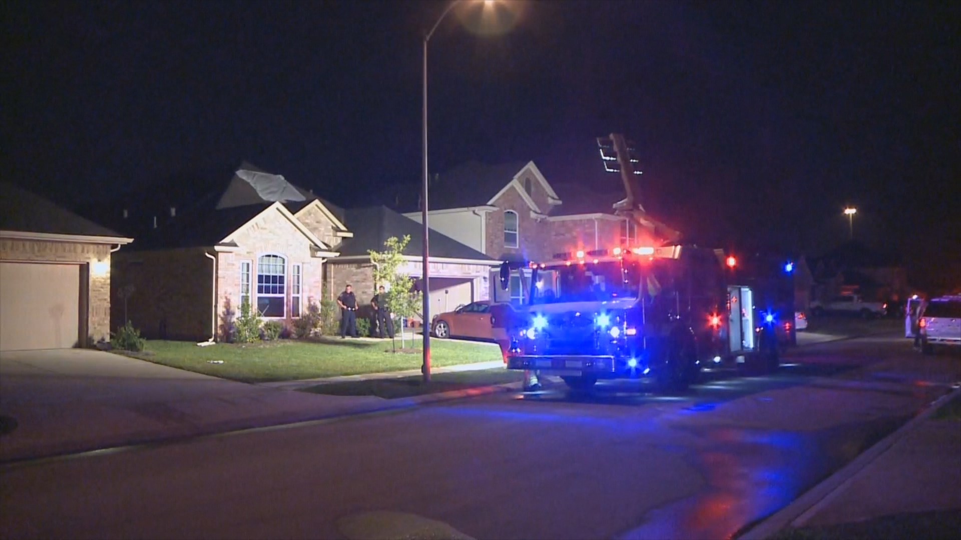 Woman, dogs escape Katy-area house fire | khou.com