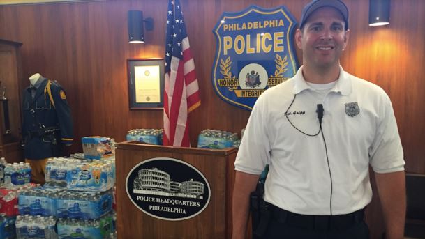 Meet the police officer who's going viral in Philadelphia | khou.com