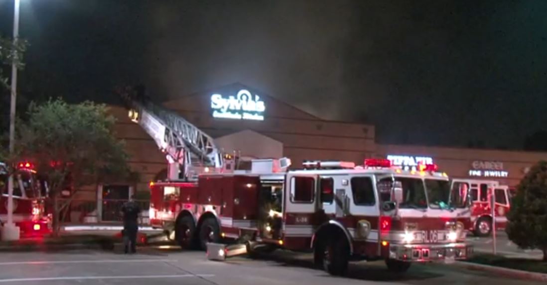 Fire damages popular Mexican restaurant | khou.com