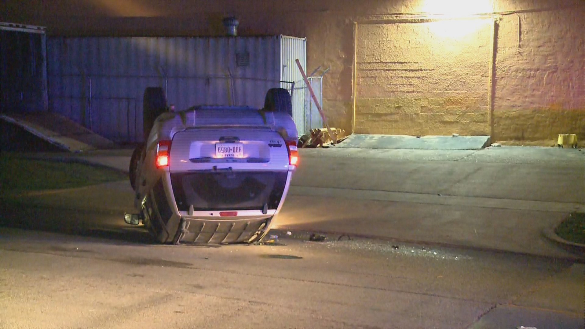 Suspect flips Jeep during chase in SW Houston | khou.com