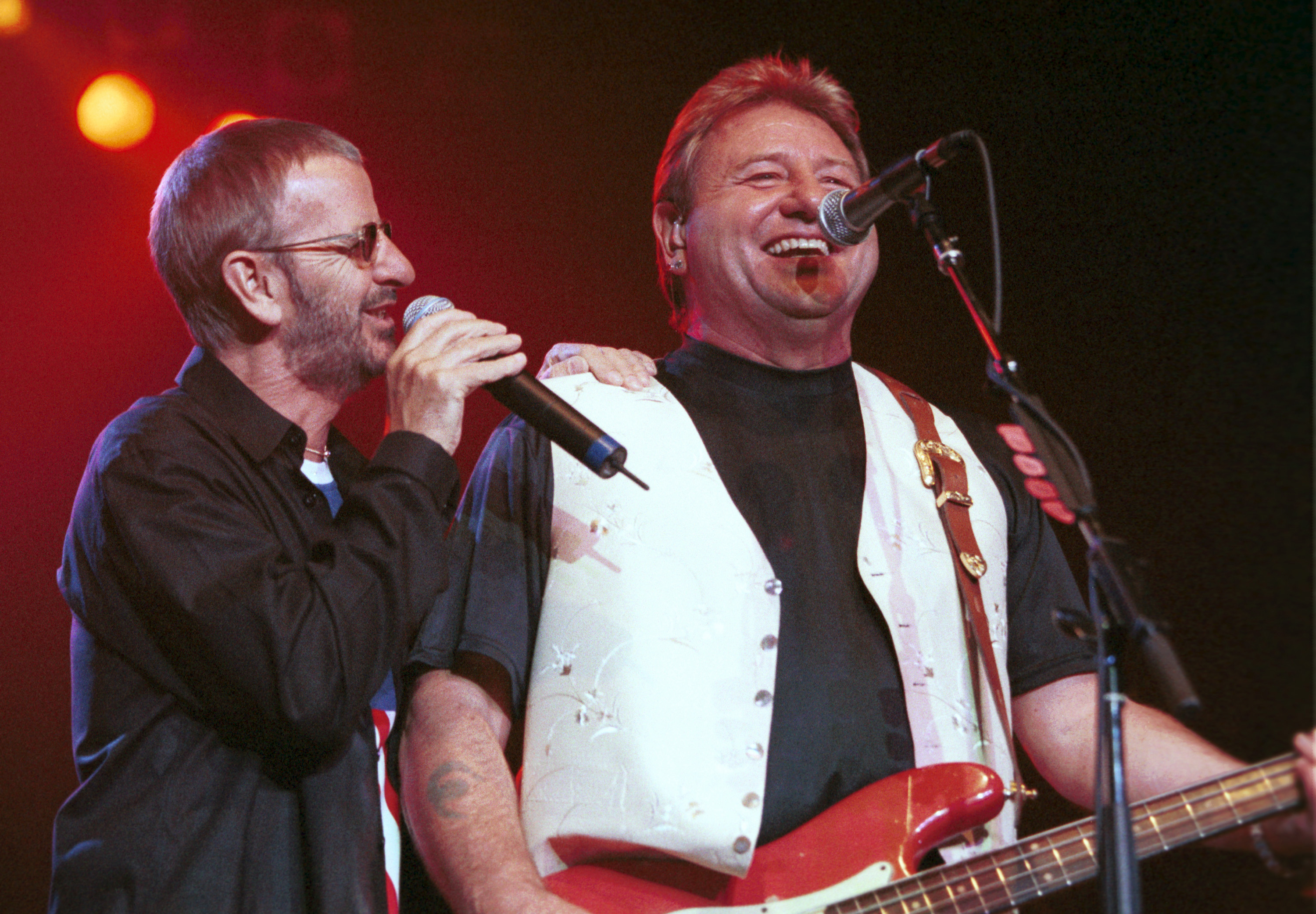 Emerson, Lake and Palmer founder Greg Lake dies at 69 | khou.com