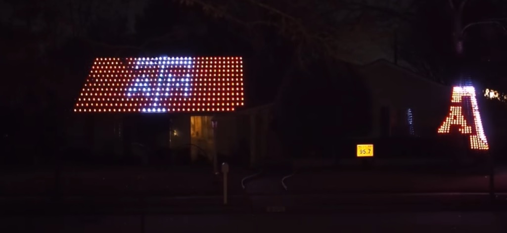 WATCH: Dallas home light show set to familiar Aggie song | khou.com