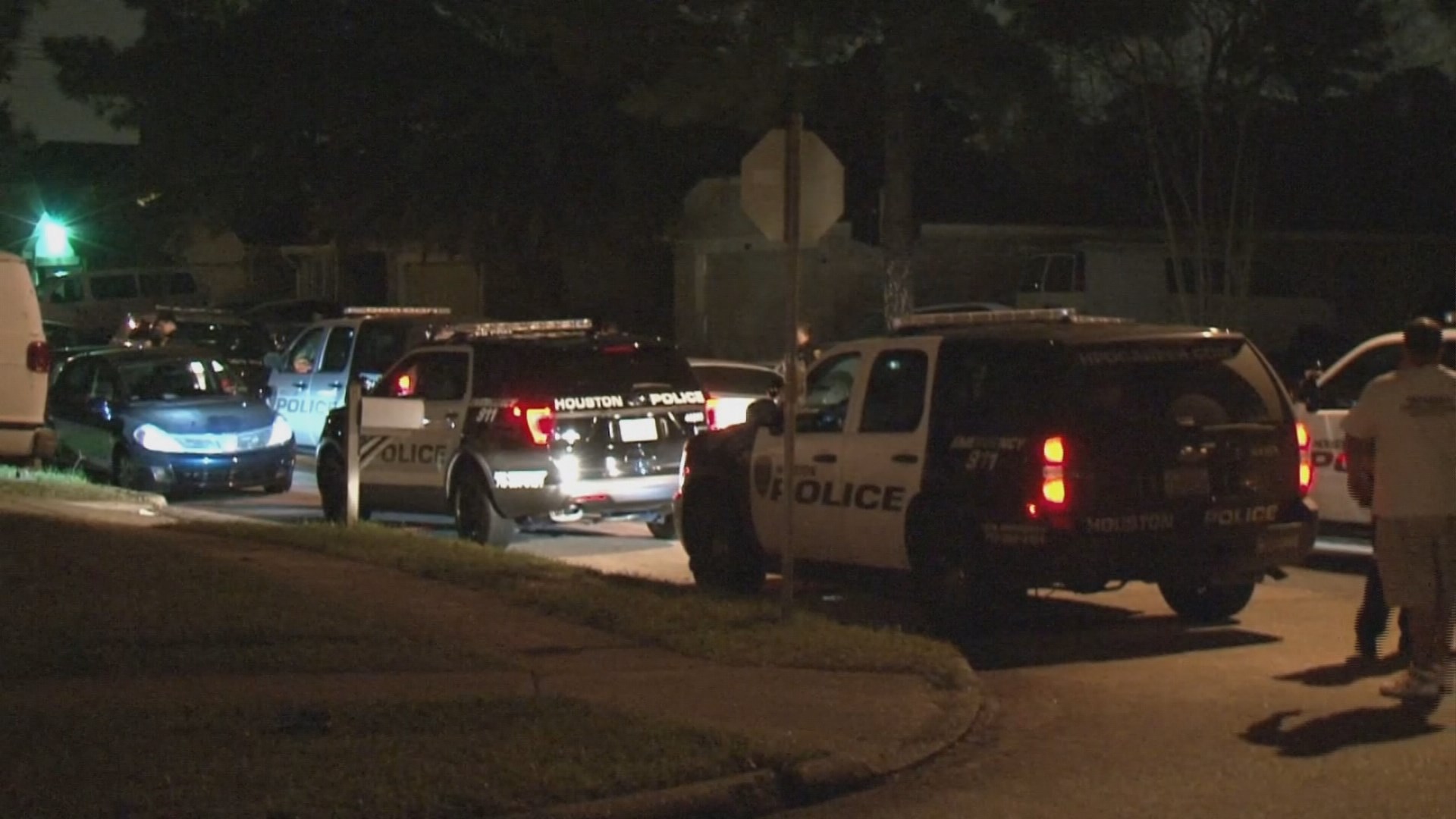 HPD: Suspect subdued after punching officer following police chase ...