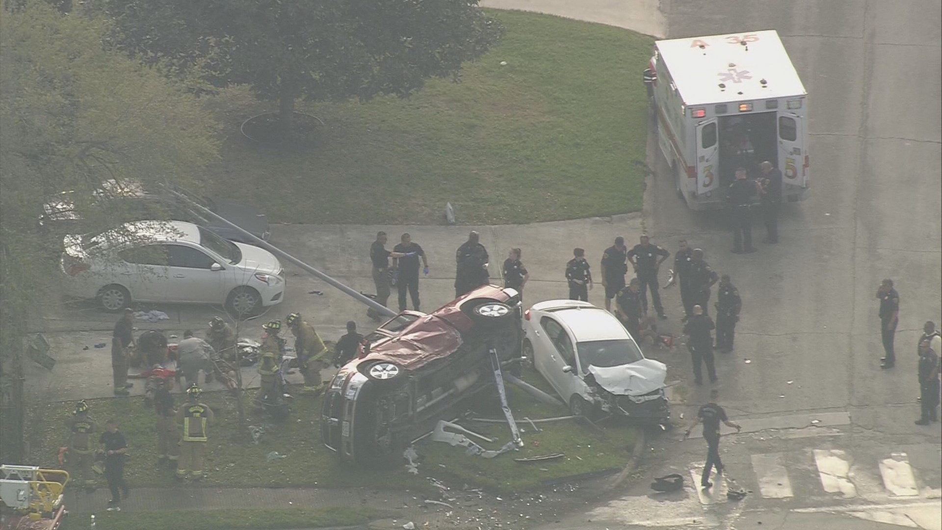Chase ends in violent crash in S. Houston | khou.com
