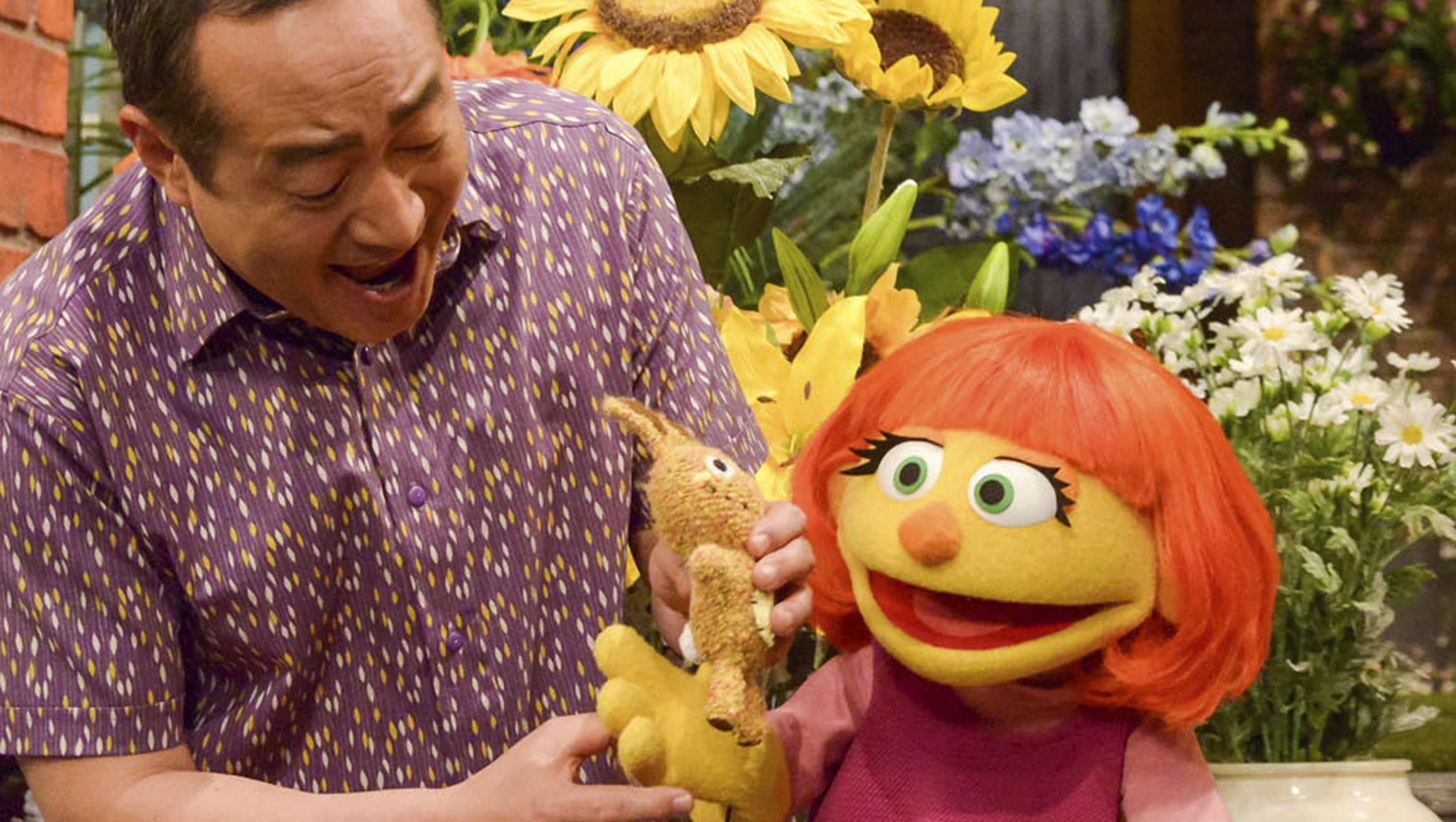 'Sesame Street' welcomes Julia, a Muppet with autism | khou.com