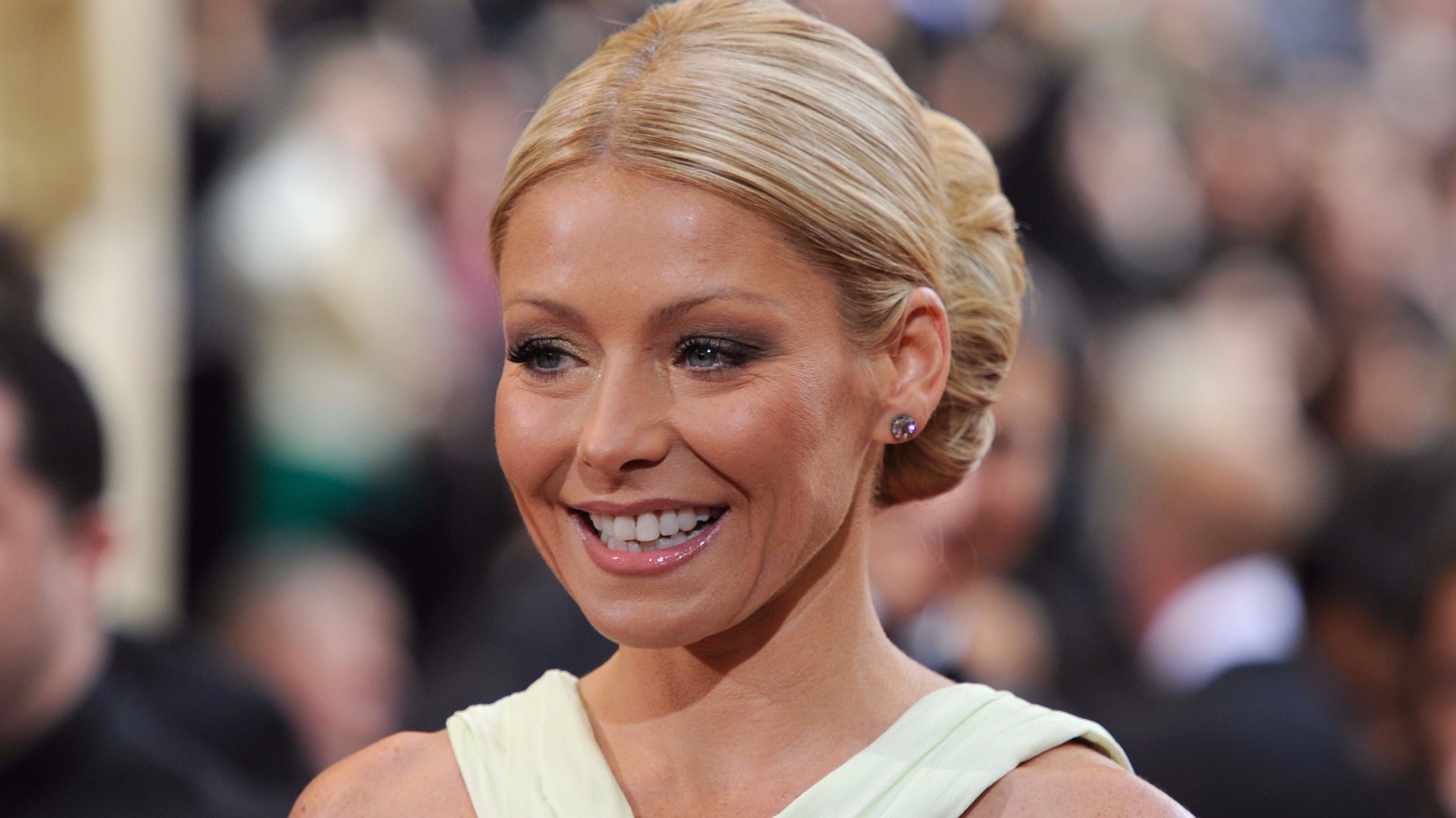 Which shows are up for Daytime Emmys? | khou.com