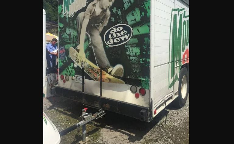 Pepsi mops up 'unusual' Mountain Dew spill | khou.com
