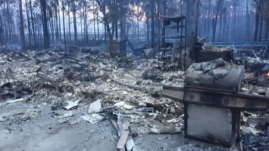 Florida blaze spreads after ripping through homes, evacuating thousands ...