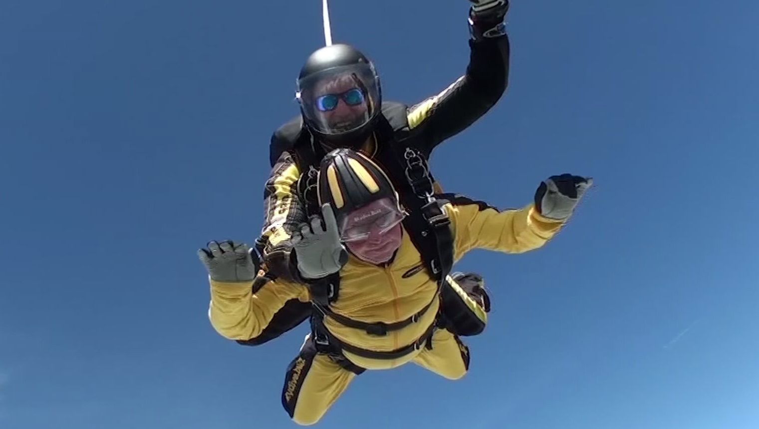 British WWII veteran, 101, breaks skydiving record | khou.com