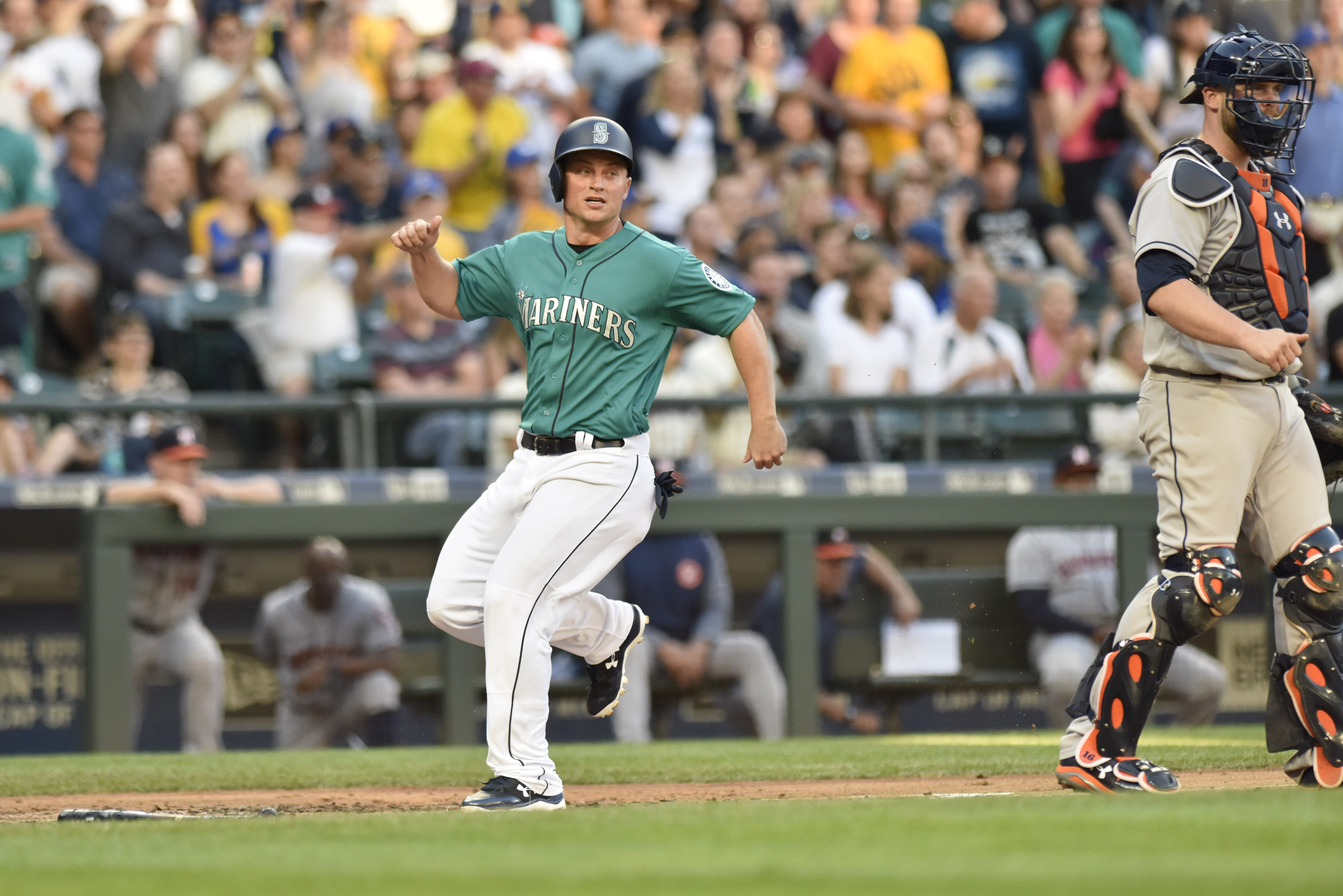 Mariners roll to 6th straight win, 13-3 over Astros | khou.com