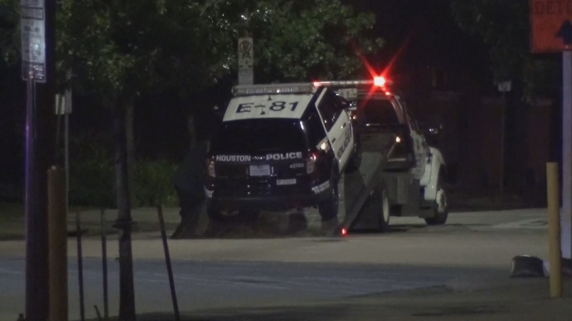 Cab hits HPD cruiser transporting prisoner downtown | khou.com