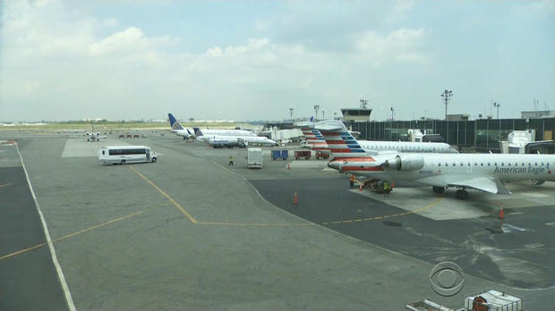 Too hot to fly: As temperatures rise, more problems at airports | khou.com