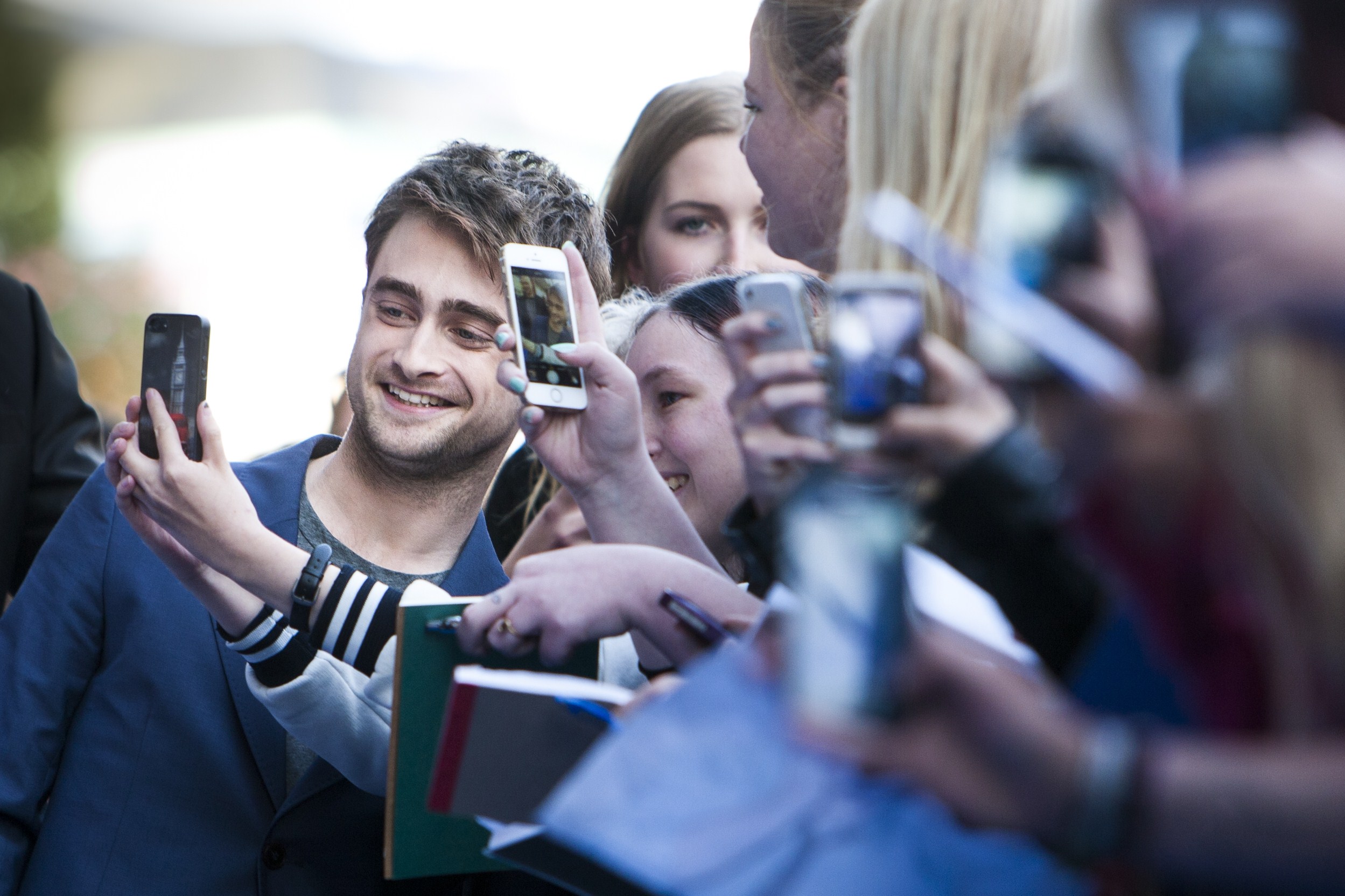 Daniel Radcliffe comes to aid of mugging victim in London | khou.com