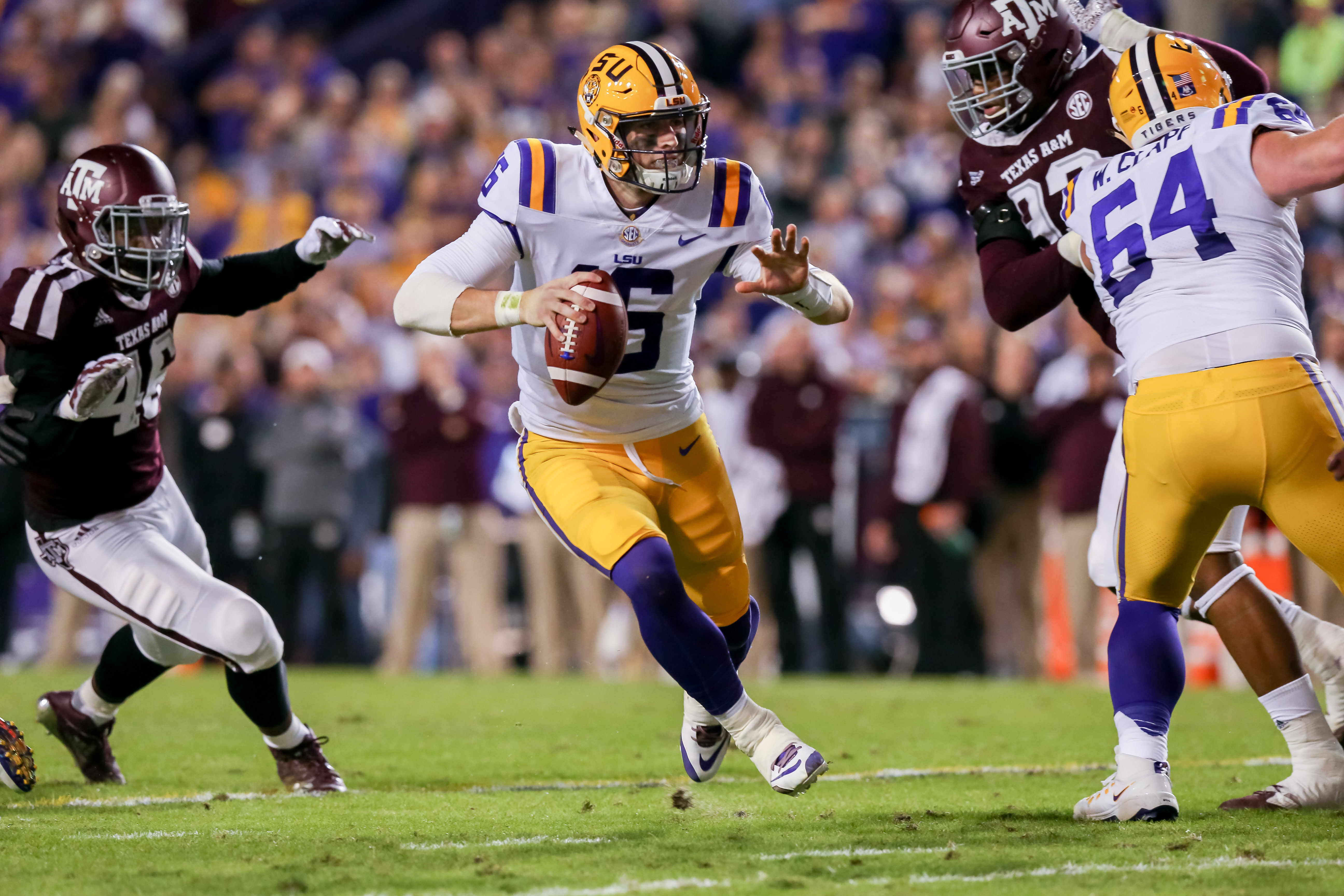 Etling's big night helps No. 19 LSU beat Texas A&M 45-21 | khou.com