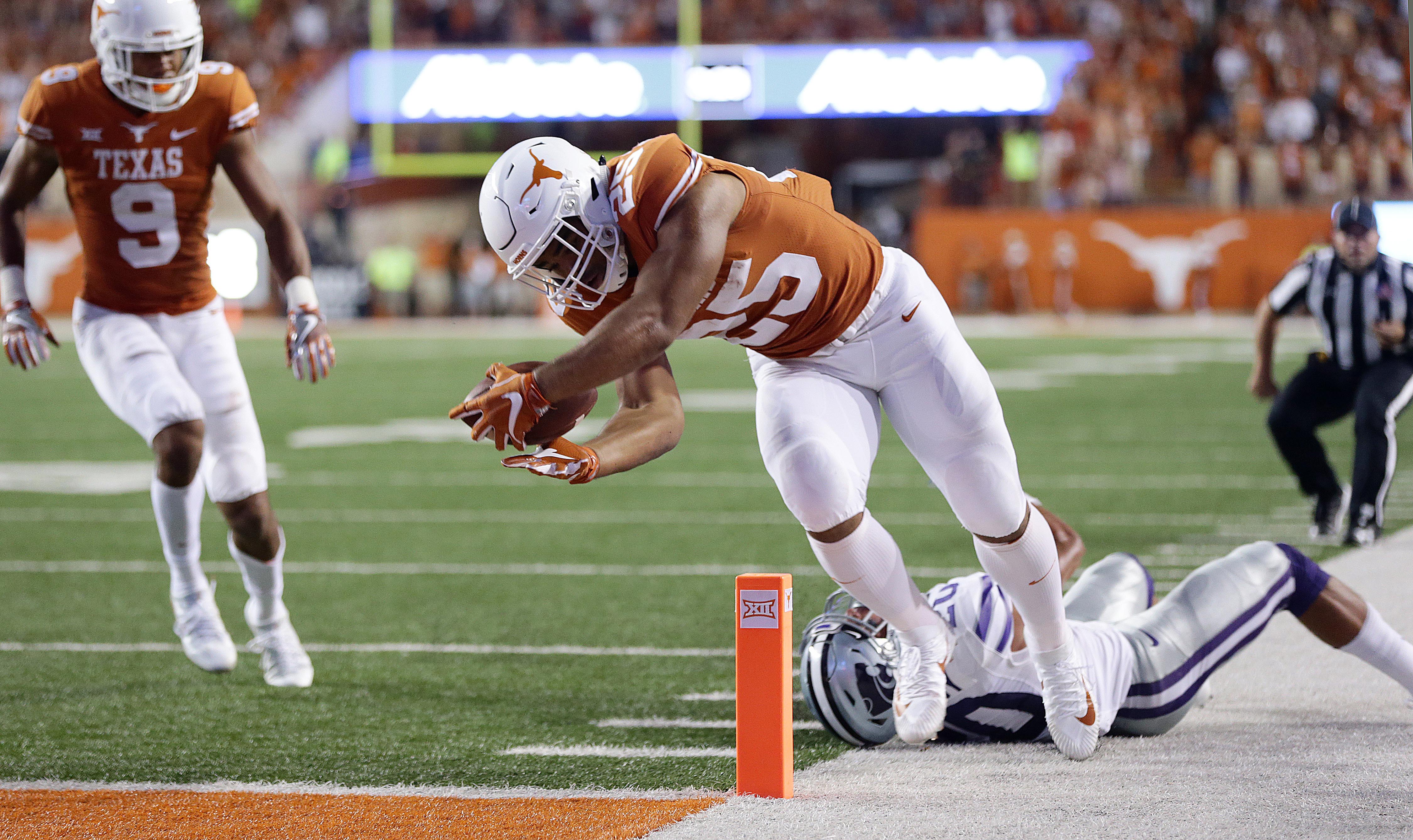 Texas touchdown leader Warren to transfer | khou.com