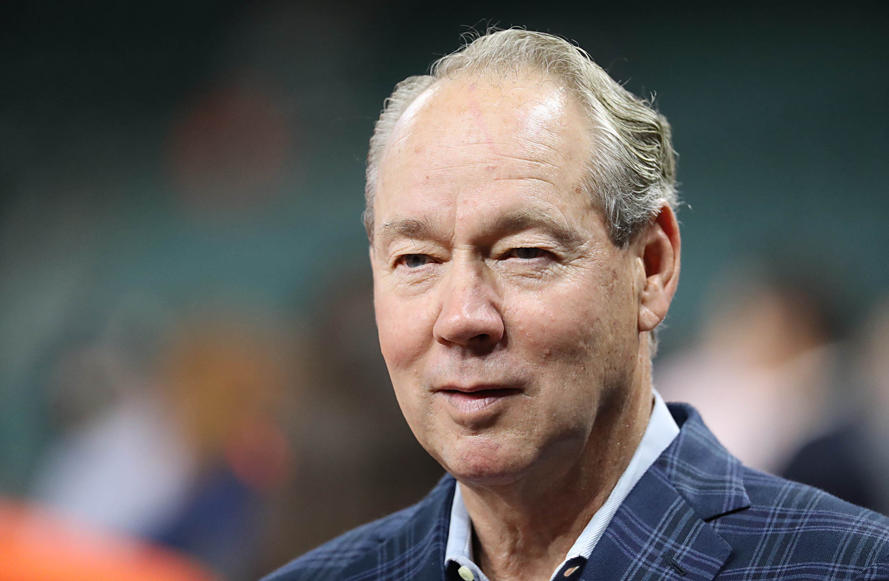 Astros' owner says team 'actively pursuing high-end starter,' and it ...